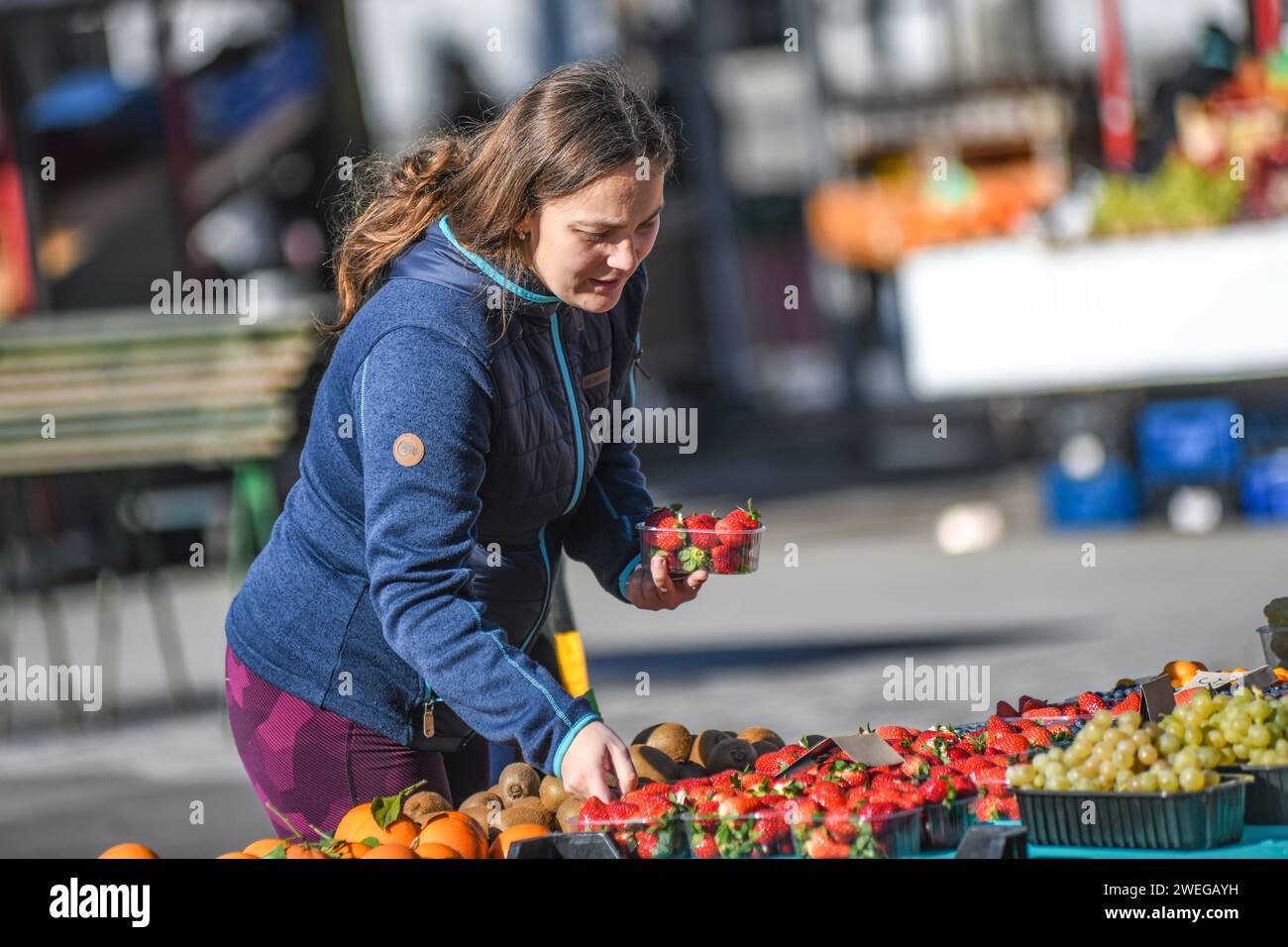 Central market in center hi-res stock photography and images - Alamy