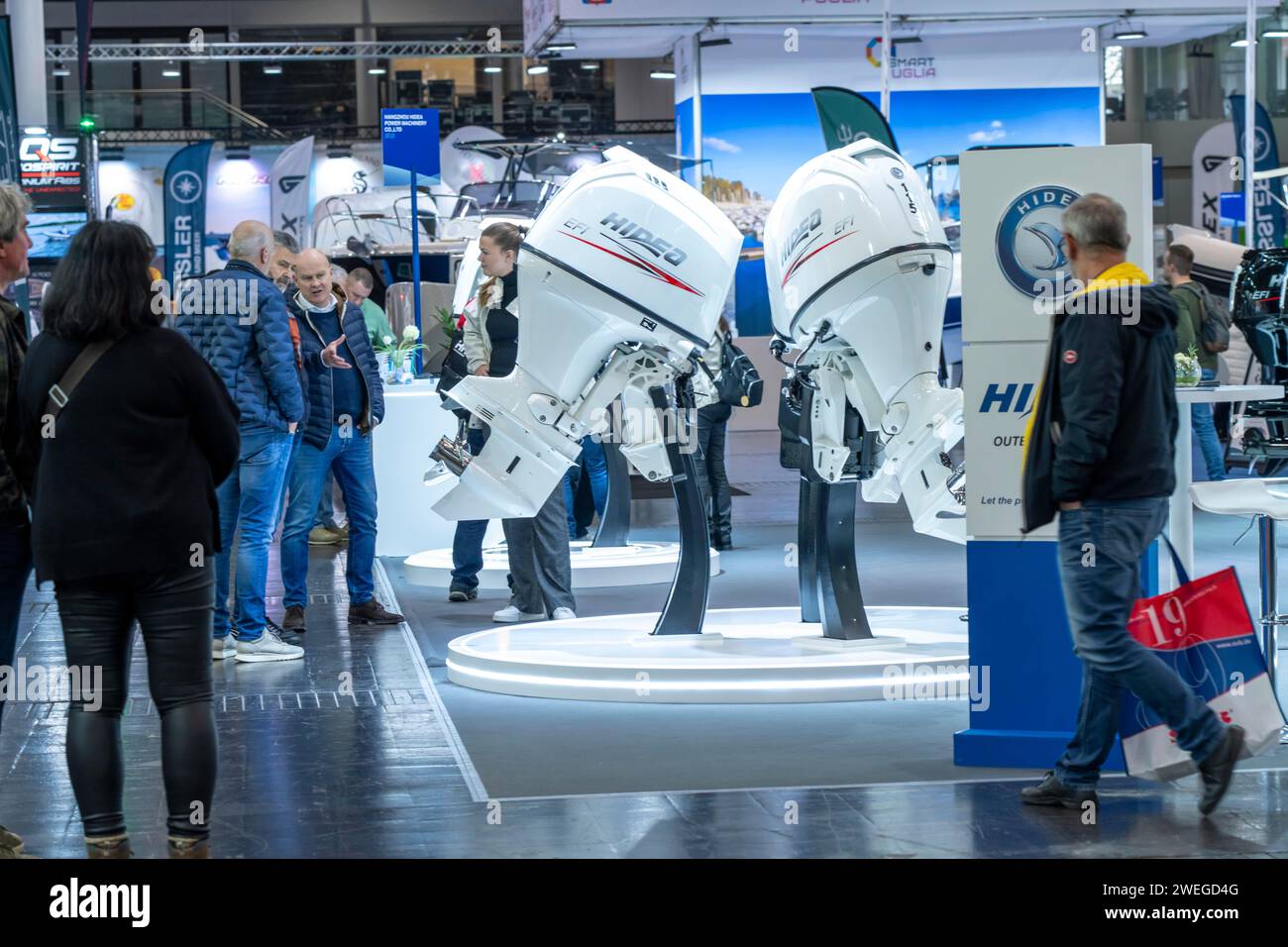 Small motorboats, inflatable boats, boat drives, outboard motors, at ...