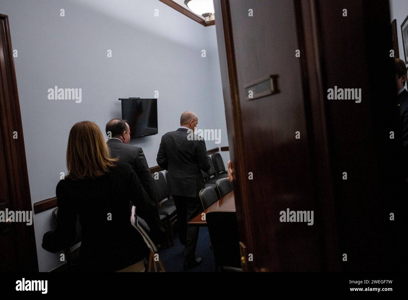 Boeing CEO Dave Calhoun arrives at the office of United States Senator ...