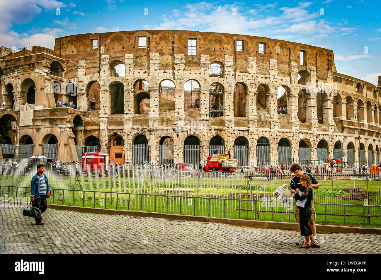 COLOSSEUM, ROME, ITALY - APRIL 28, 2006 Stock Photo - Alamy