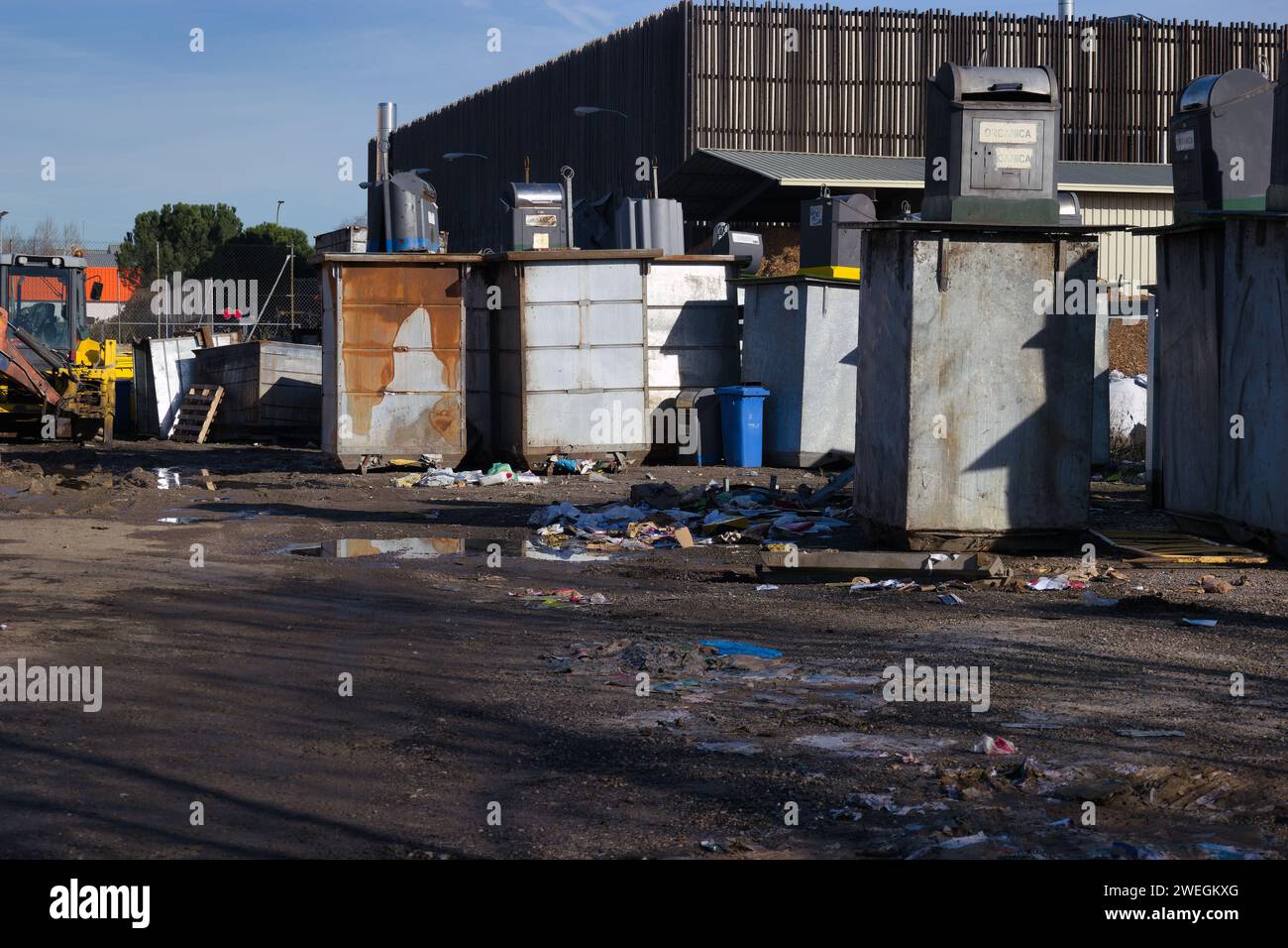 garbage containers, underground landfill for waste municipal equipment ...