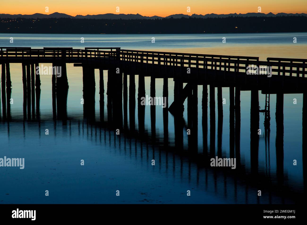 Tramp Harbor Dock dawn, Tramp Harbor Dock Park, Vashon Island ...