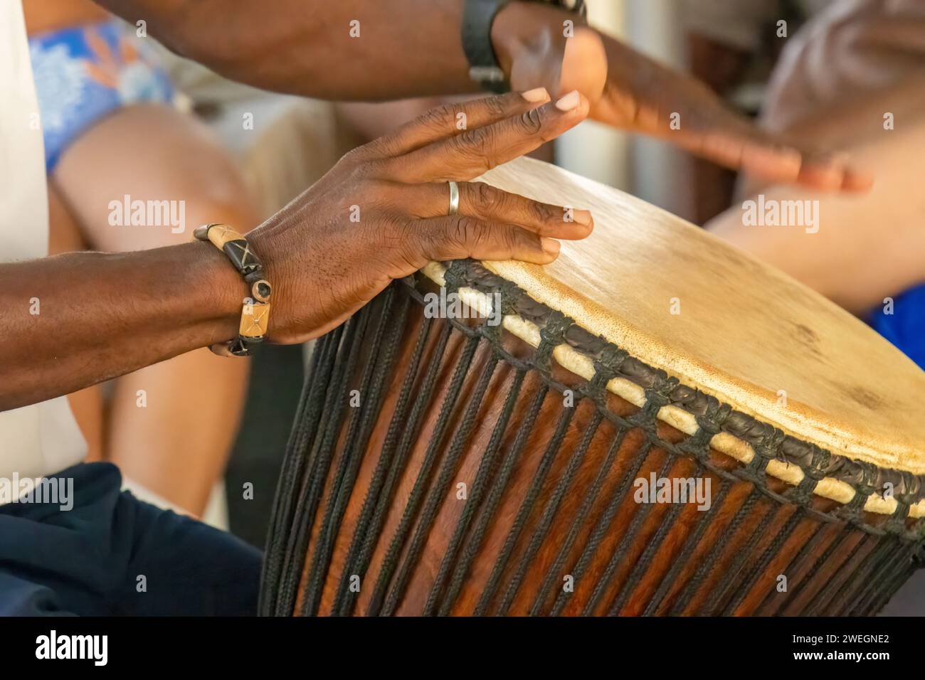 African drum hi-res stock photography and images - Alamy