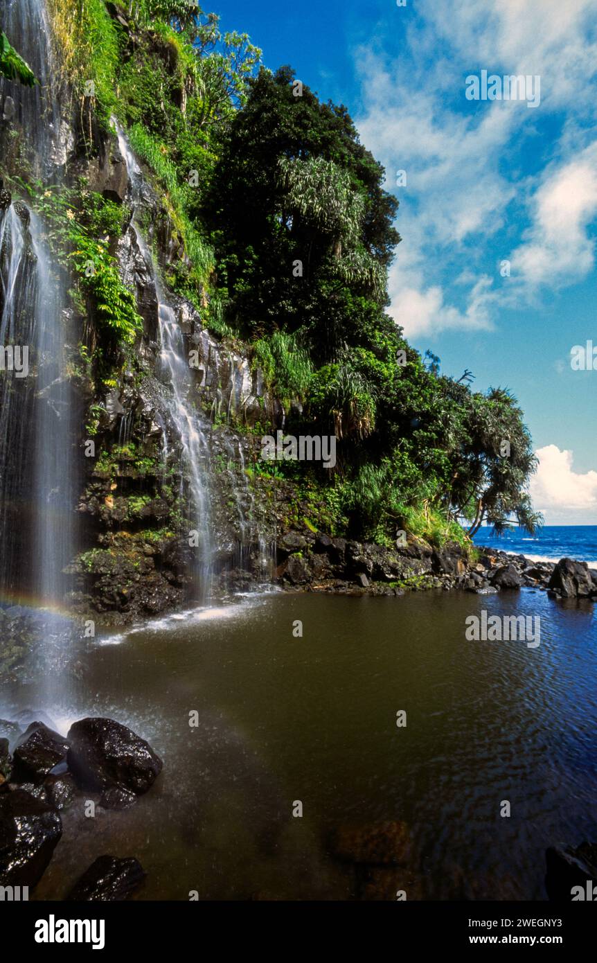 Blue pool maui hi-res stock photography and images - Alamy