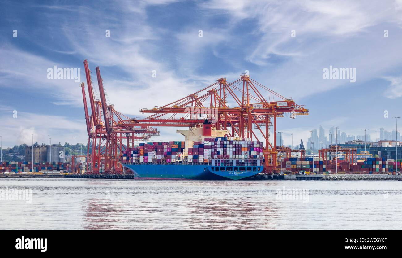 Large conatiner Ship the Mol Charisma unloading at Vancouver Container ...