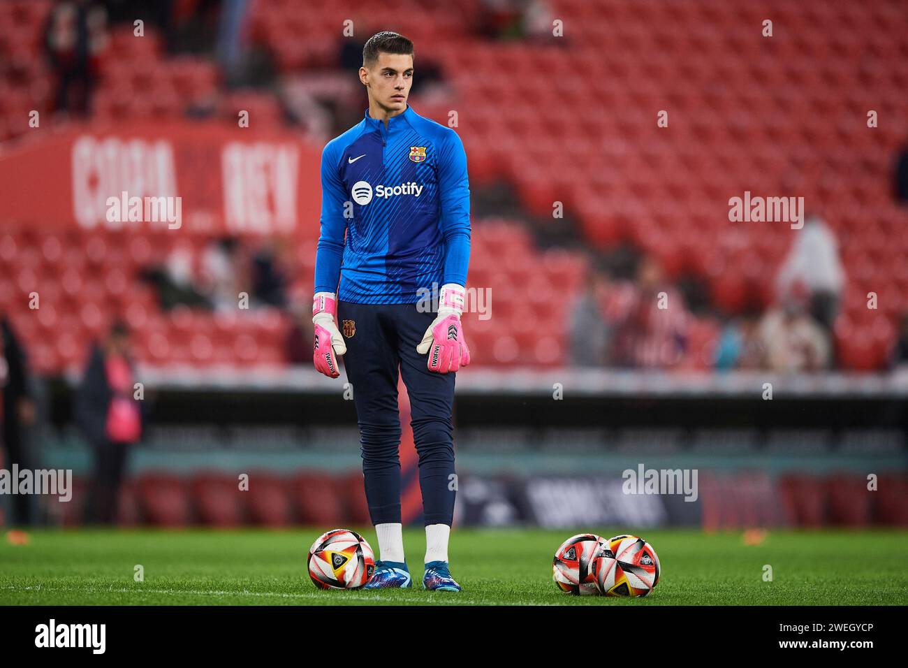 Aron Yaakobishvili of FC Barcelona looks on during the Copa El Rey ...