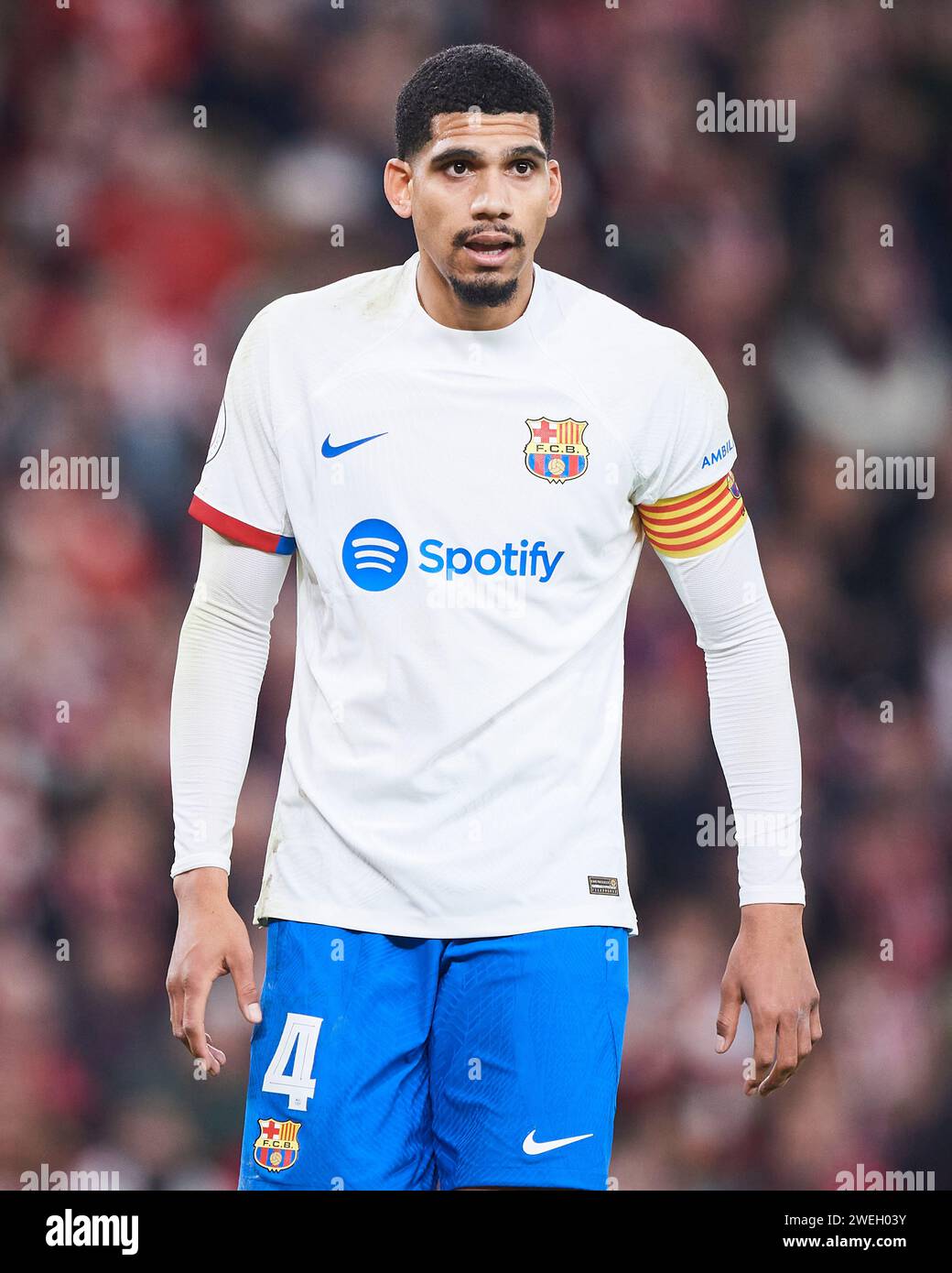 Ronald Araujo of FC Barcelona looks on during the Copa El Rey Round of ...