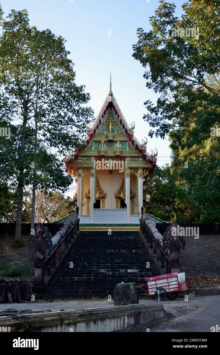 Somdej phra naresuan maharat shrine hi-res stock photography and images ...