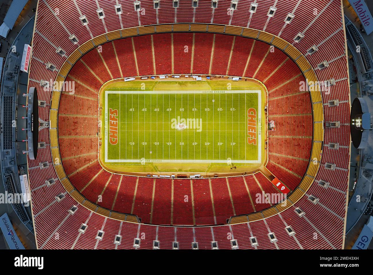 KANSAS CITY, MISSOURI - DECEMBER 25: A general overall aerial view of ...