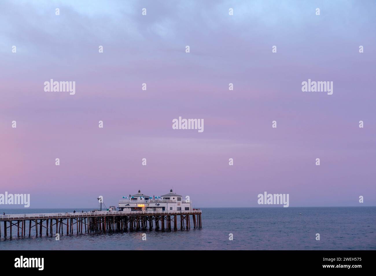The sunsets on the Malibu Pier in Malibu, California Stock Photo - Alamy