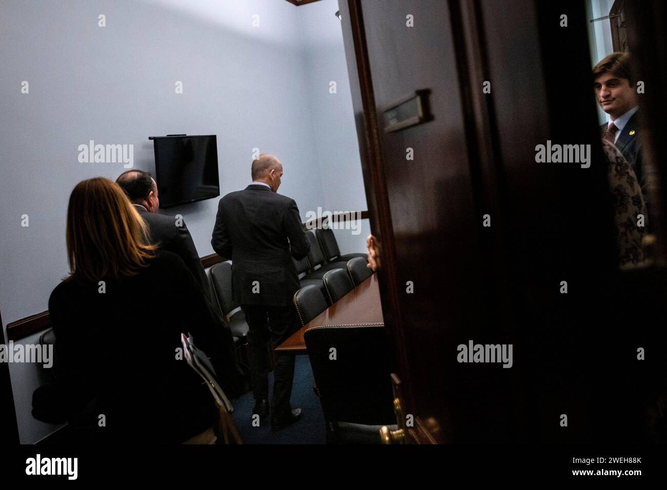 Boeing CEO Dave Calhoun arrives at the office of United States Senator ...