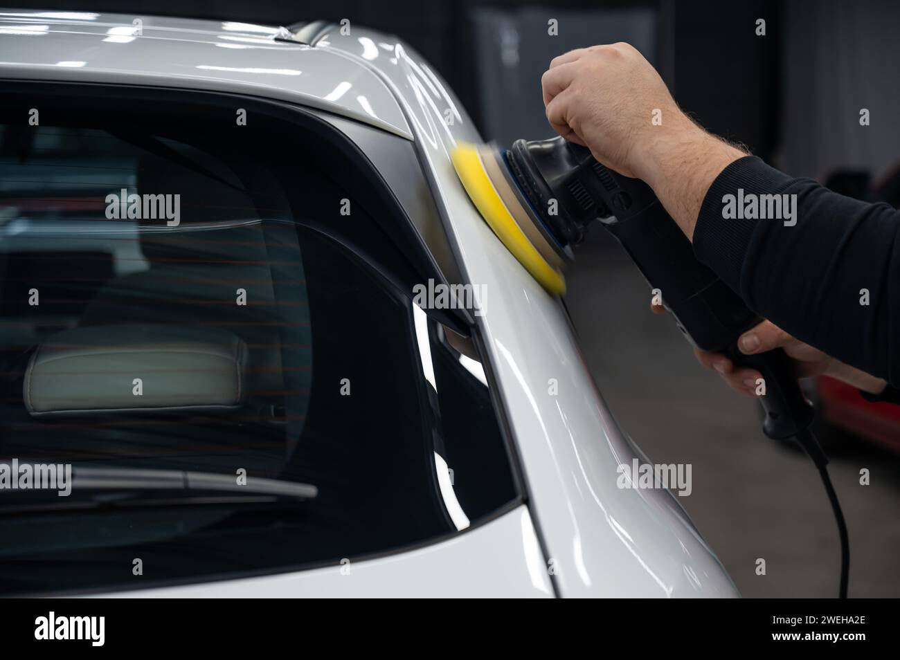 Process of polishing white car body surface using orbital polishing ...