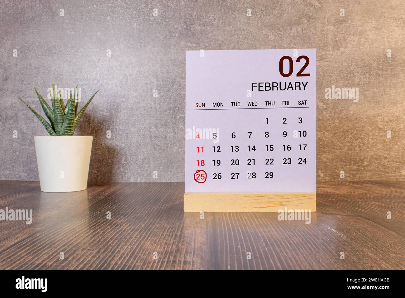 February 25 calendar sign hi-res stock photography and images - Alamy