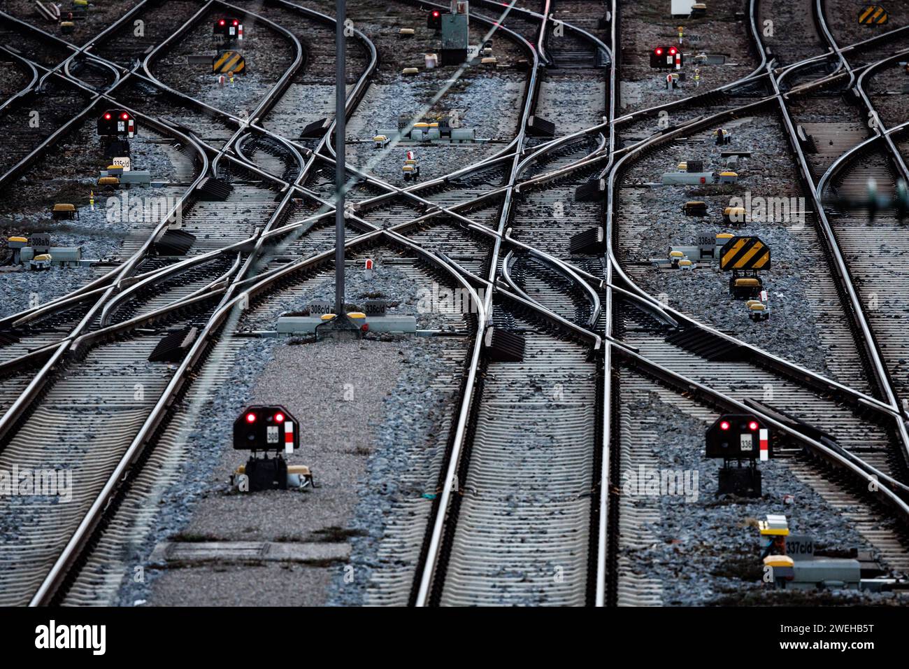 Munich, Germany. 25th Jan, 2024. Numerous points and signals set to red ...