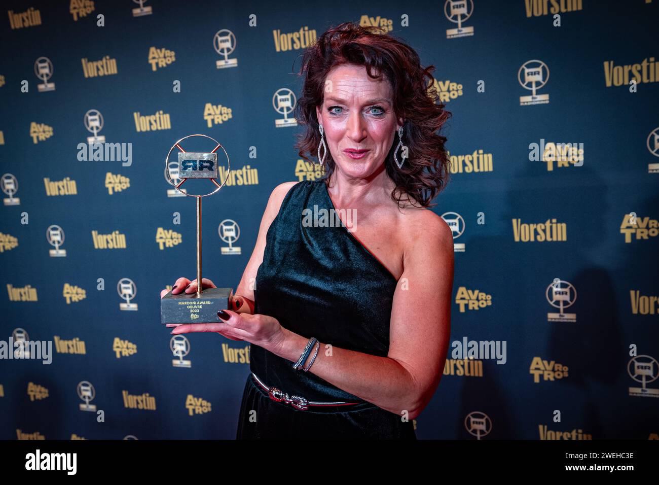 Gouden ring hi-res stock photography and images - Alamy