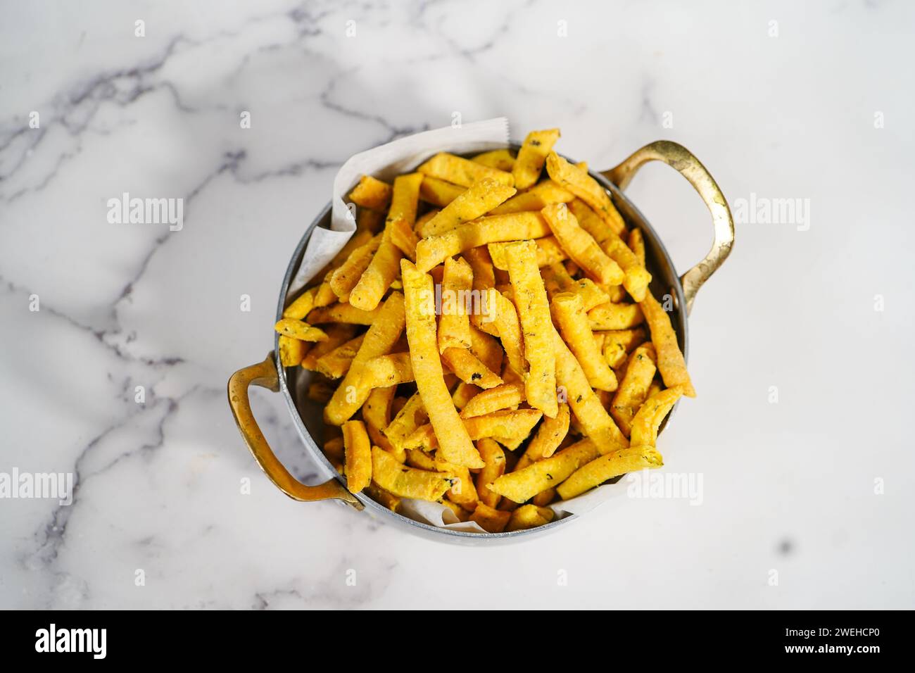 Methi Para - Indian savory snacks with fenugreek leaves and chickpea ...