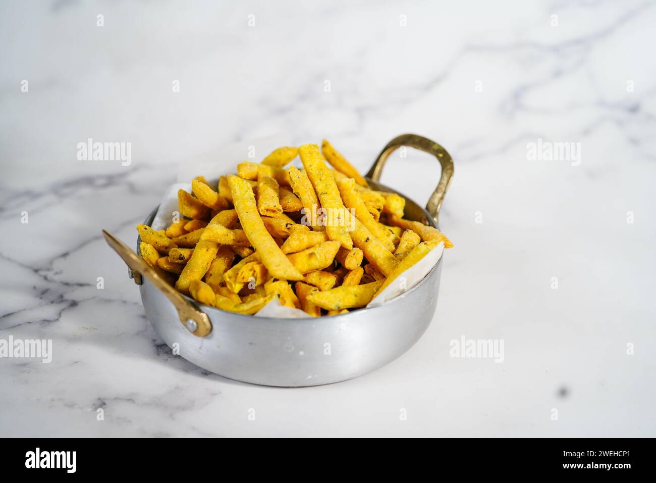 Methi Para - Indian savory snacks with fenugreek leaves and chickpea ...
