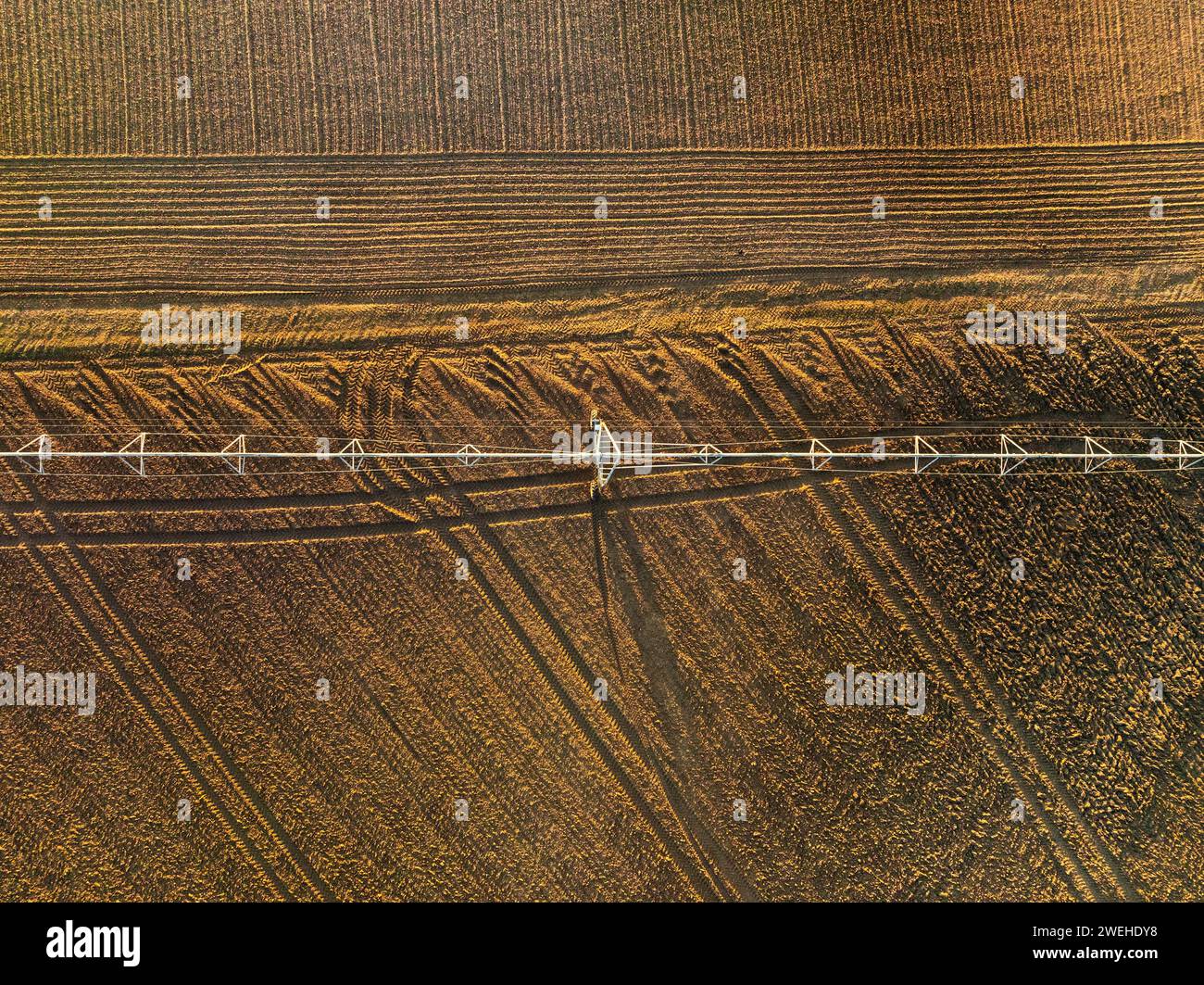 Aerial view center pivot irrigation hi-res stock photography and images ...