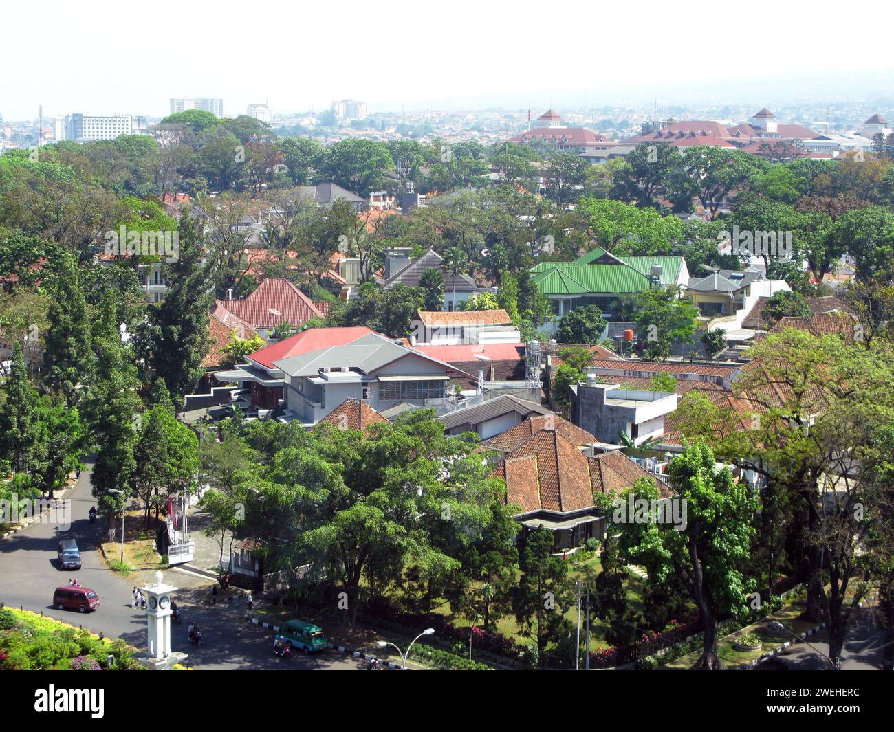 Rundown city homes hi-res stock photography and images - Alamy