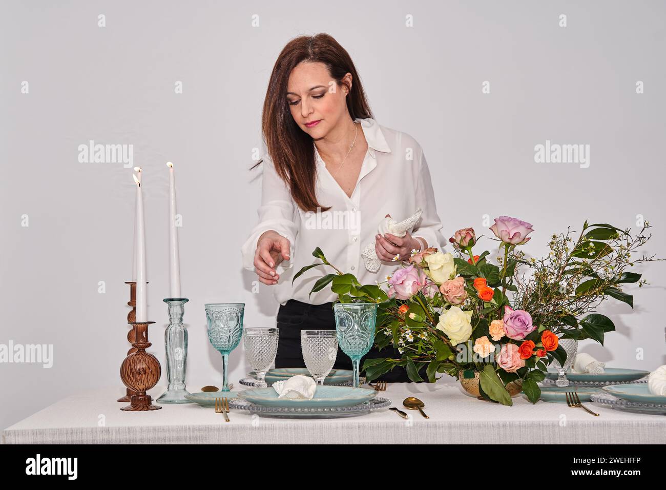 Laying kitchen table hi-res stock photography and images - Alamy