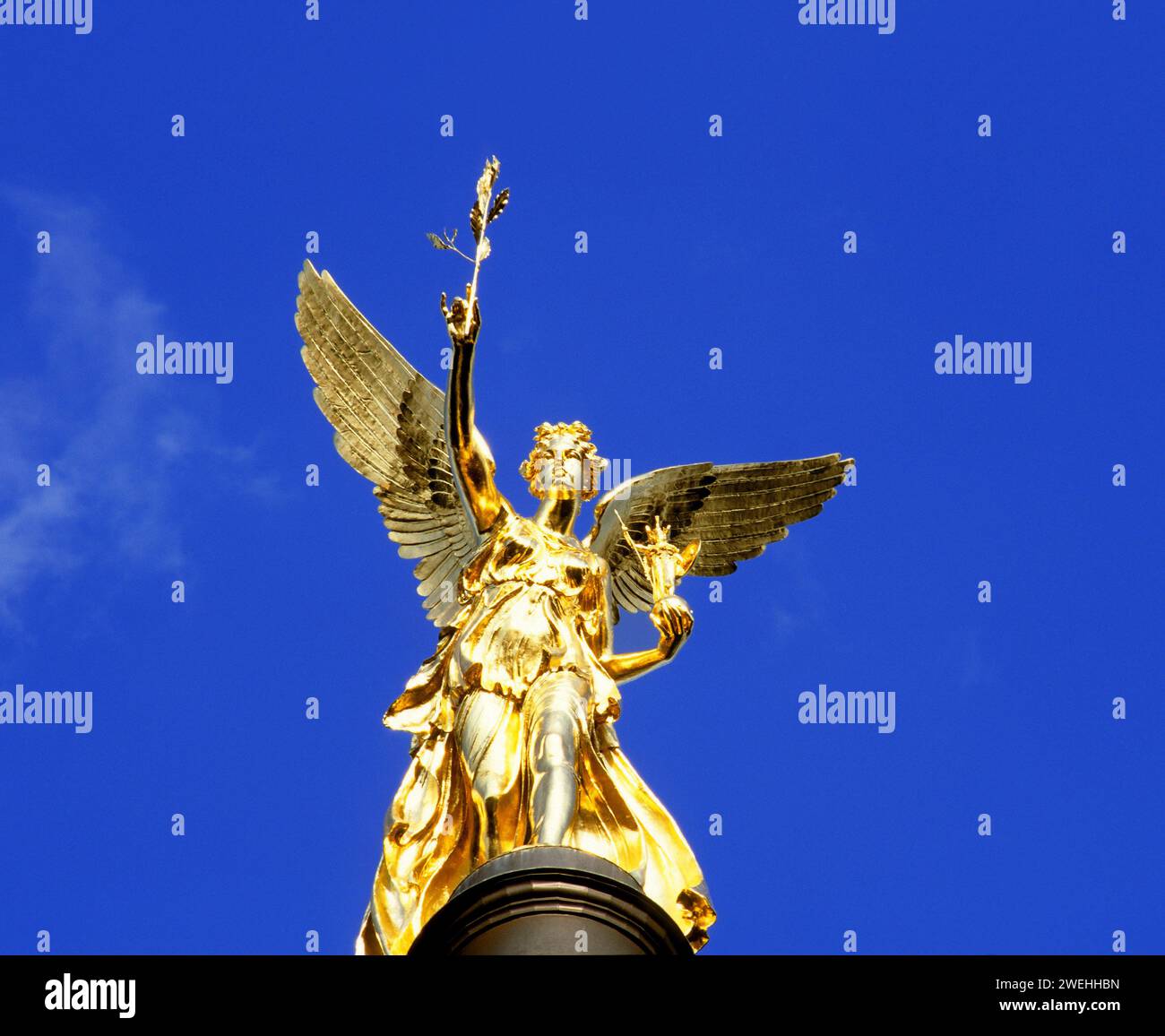 Golden angel wings hi-res stock photography and images - Alamy