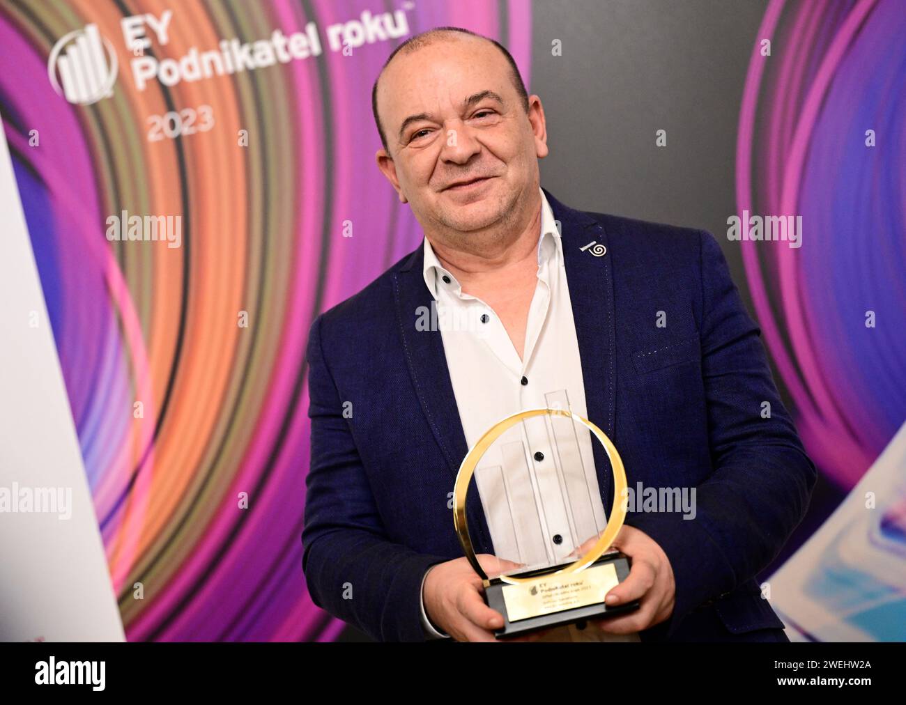 Ey entrepreneur of the year 2023 hi-res stock photography and images ...