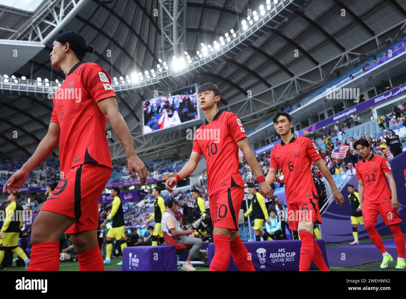 AL WAKRAH, QATAR - JANUARY 25: Lee Jae-sung, Hwang In-beom, Seol Young ...