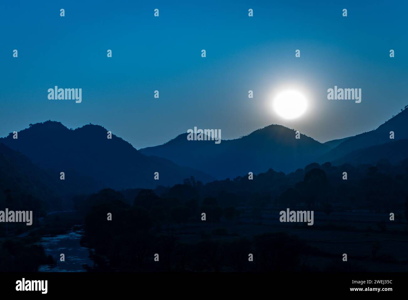 Nighttime hill majesty hi-res stock photography and images - Alamy