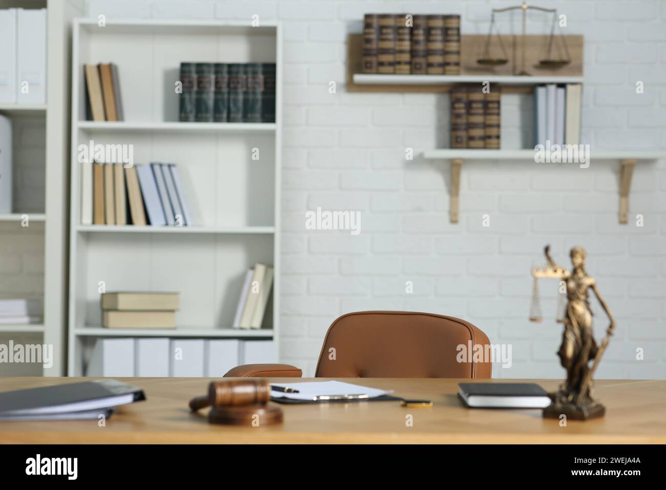Office workplace bookcase books hi-res stock photography and images - Alamy