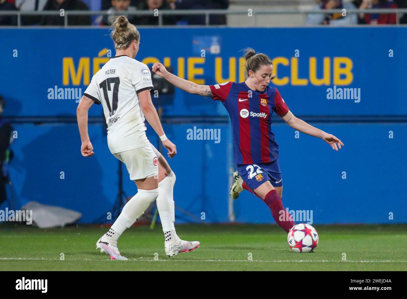 Barcelona, Spain. 25th Jan, 2024. Ona Batlle (22 FC Barcelona) crosses ...