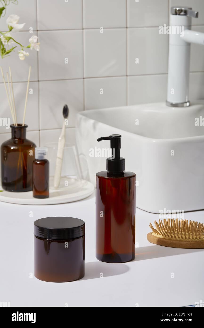 Unlabeled product shelf hi-res stock photography and images - Alamy