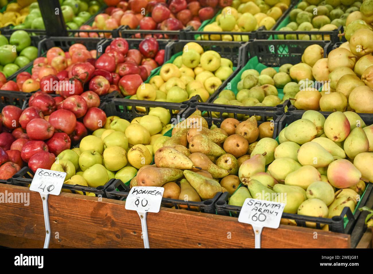 Lychee fruits for sale hi-res stock photography and images - Alamy