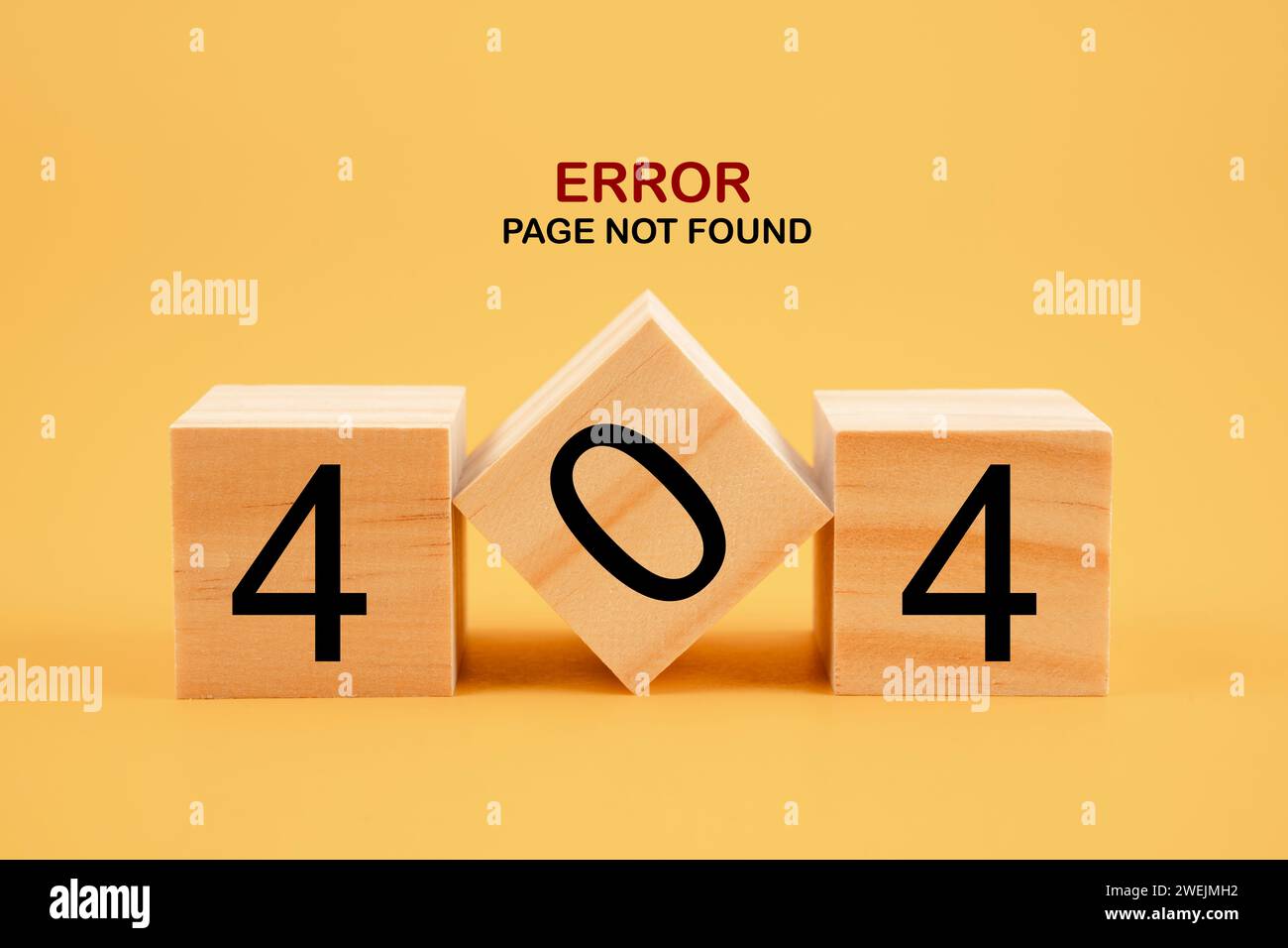 Yellow warning on screen hi-res stock photography and images - Alamy