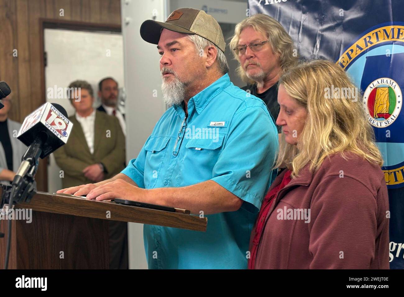 Mike Sennett, son of Elizabeth Sennett, and other family members speak ...