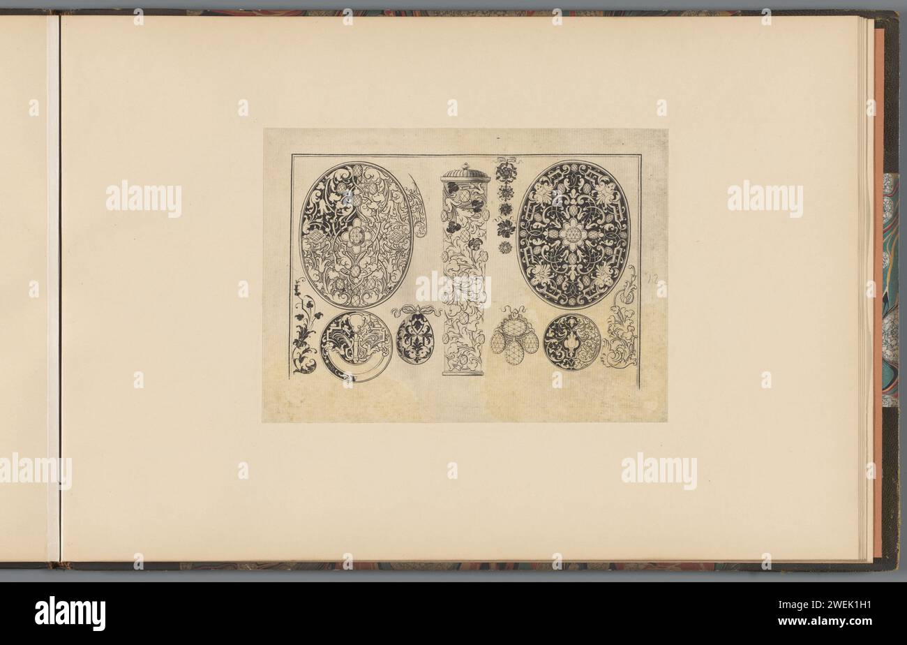 Snuff box lids hi-res stock photography and images - Alamy