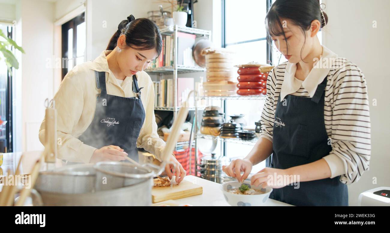 Chef teaching students asian hi-res stock photography and images - Alamy
