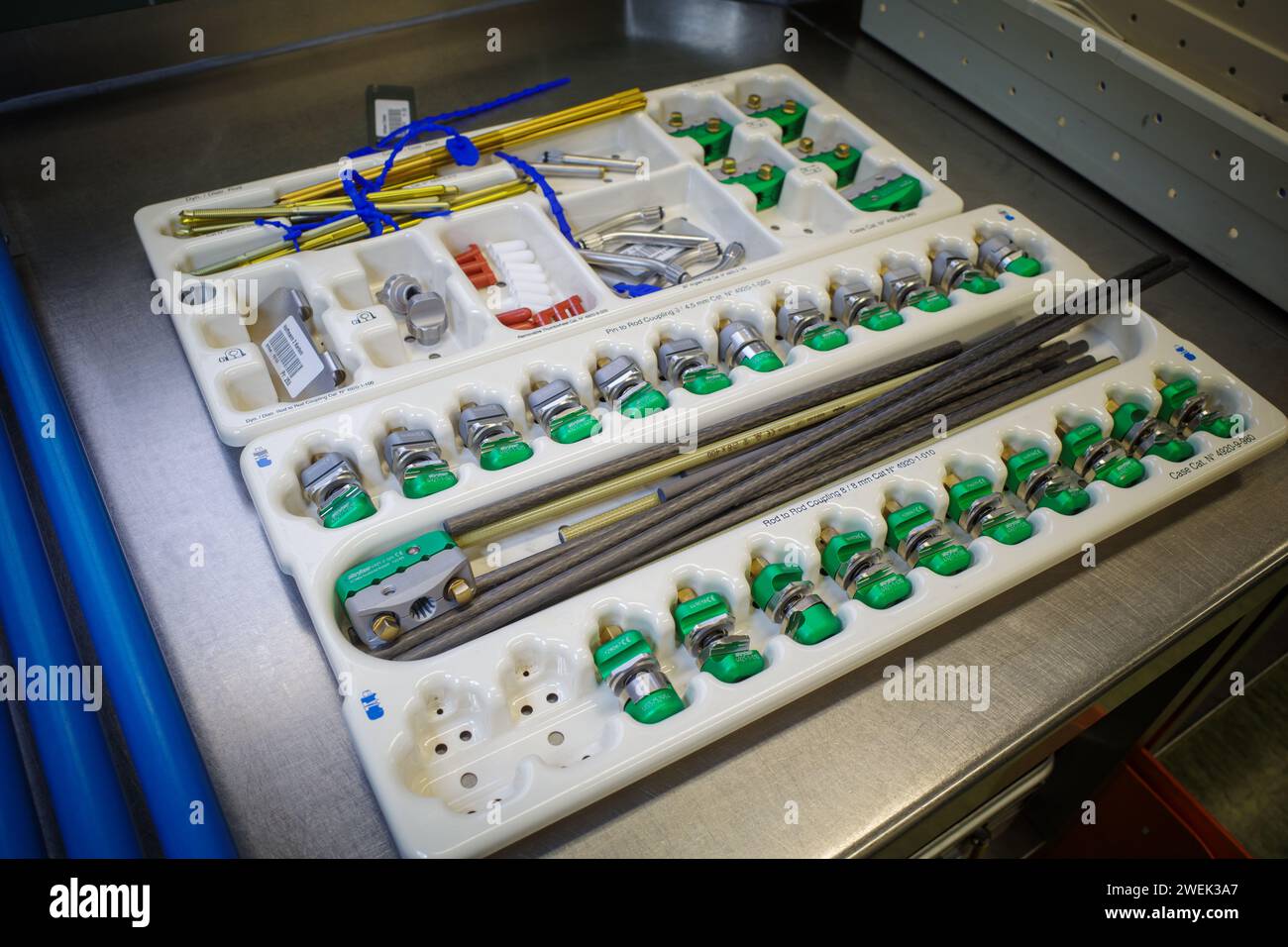 External hand fixator hi-res stock photography and images - Alamy