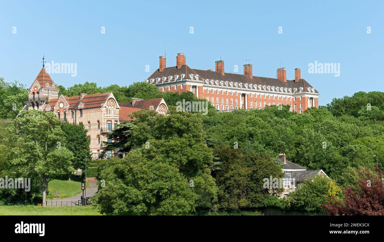 RICHMOND-UPON-THAMES, LONDON, UK - MAY 24, 2010: View of the Petersham ...