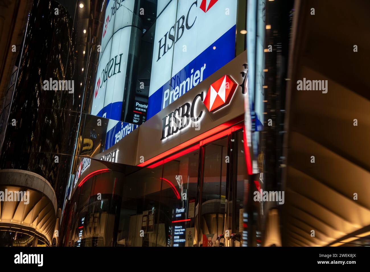 Norman foster hong kong hi-res stock photography and images - Alamy