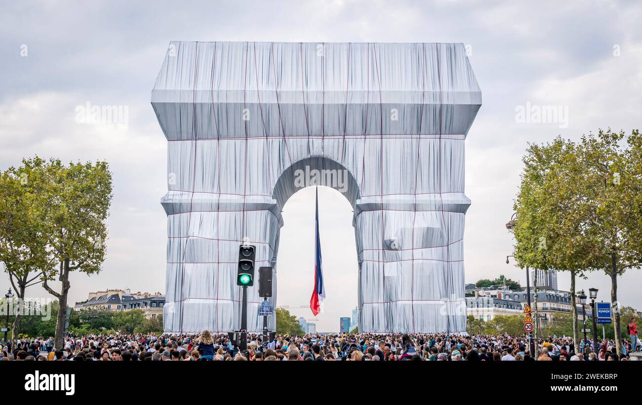 Pictures with large crowd hi-res stock photography and images - Alamy