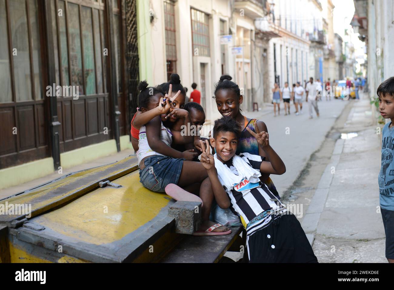 Cuba girl portraits hi-res stock photography and images - Alamy