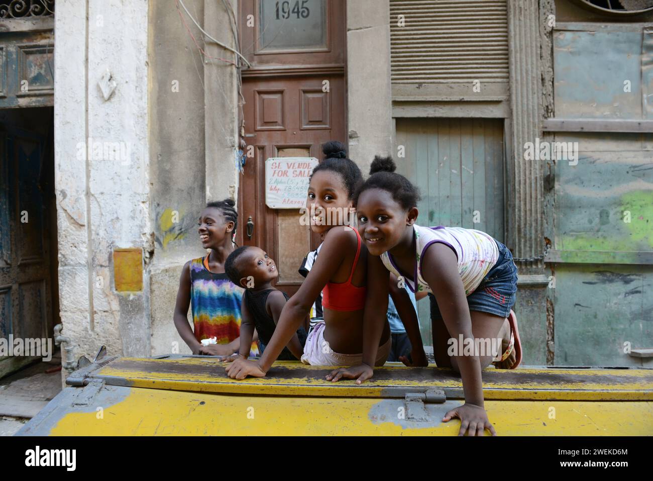 Cuban children in Old Havana, Cuba Stock Photo - Alamy