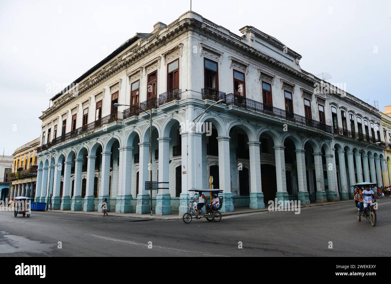 Beautiufl colonial buildings in Havana, Cuba Stock Photo - Alamy