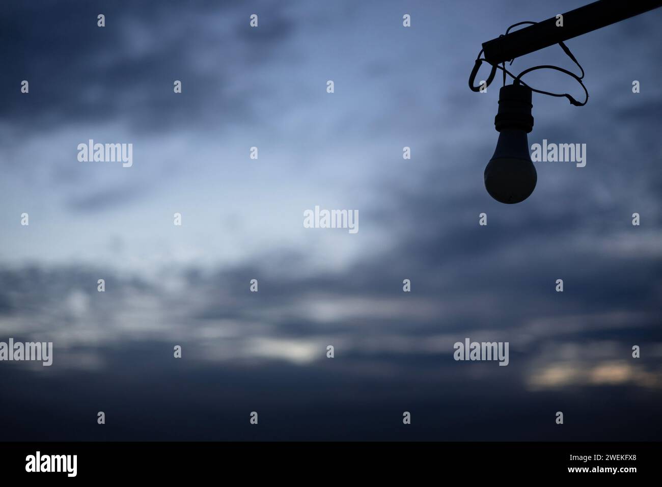 Unlit street lamp hi-res stock photography and images - Alamy