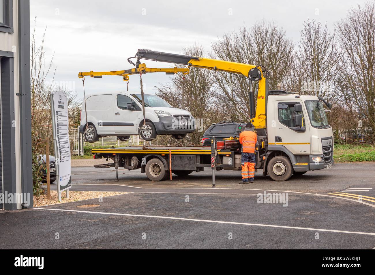 Lorry lift hi-res stock photography and images - Alamy