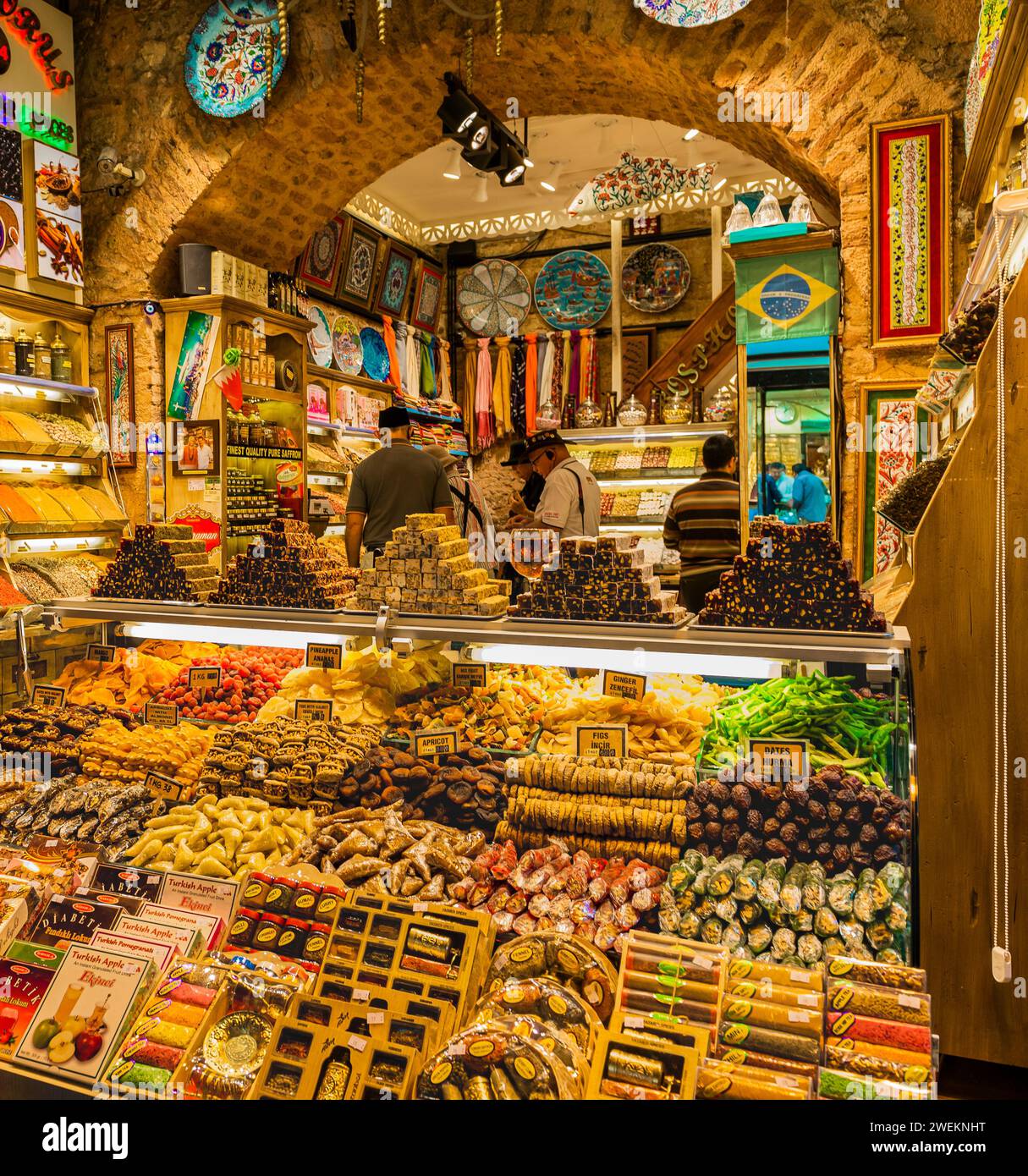 Inside the Grand Bazaar in Istanbul Stock Photo - Alamy