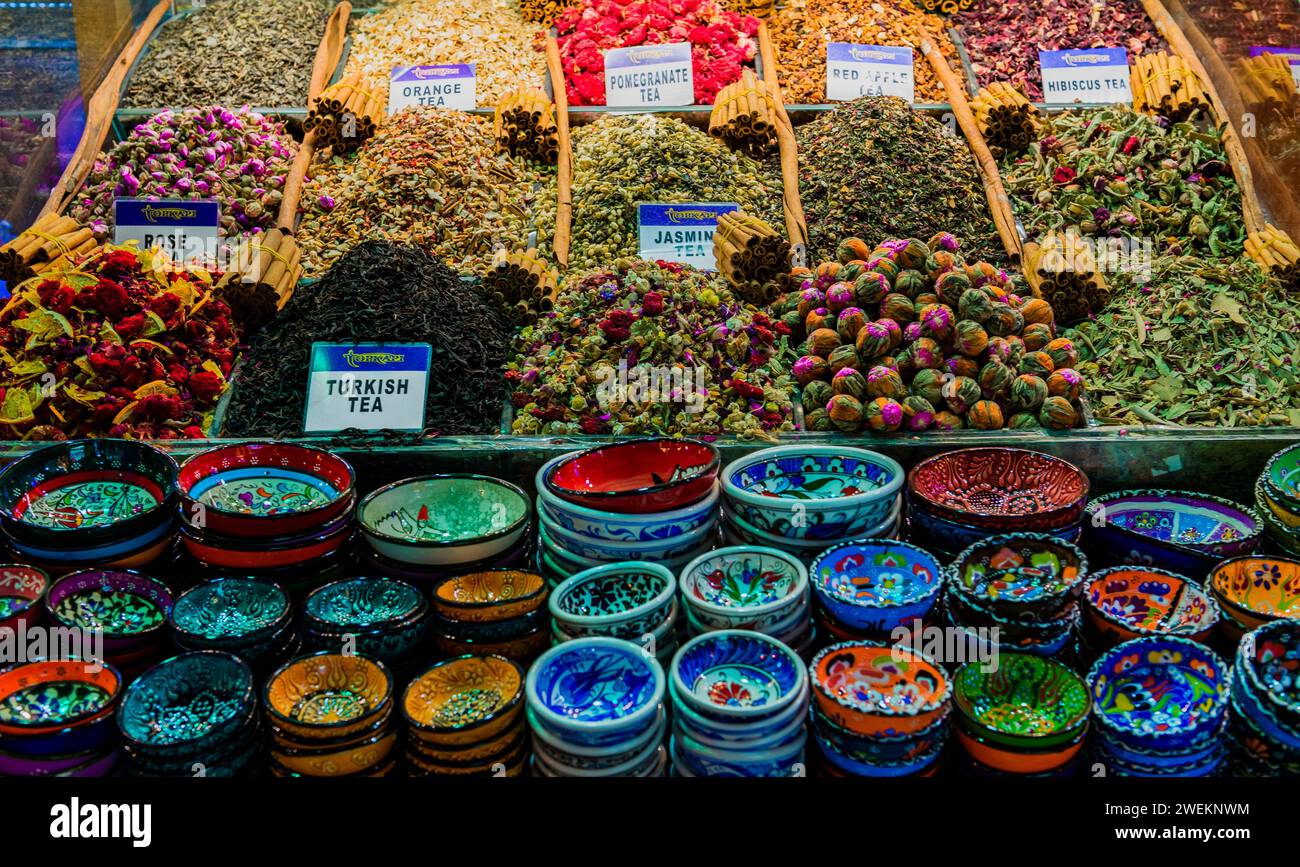 Inside the Grand Bazaar in Istanbul Stock Photo - Alamy