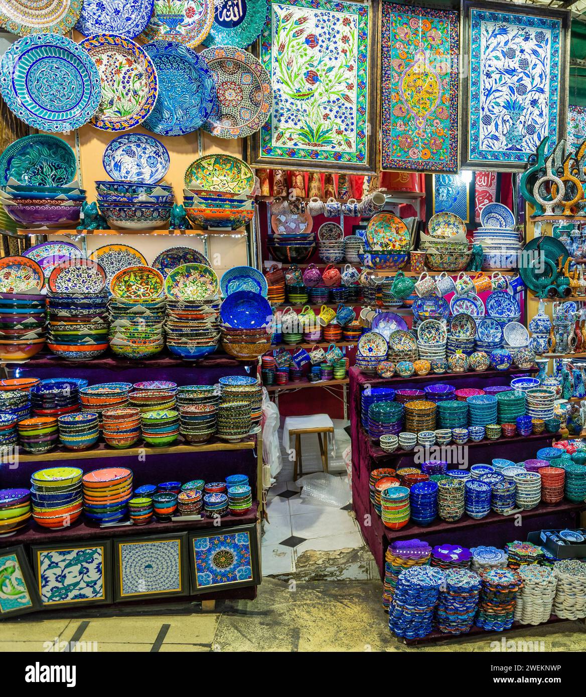 Inside the Grand Bazaar in Istanbul Stock Photo - Alamy
