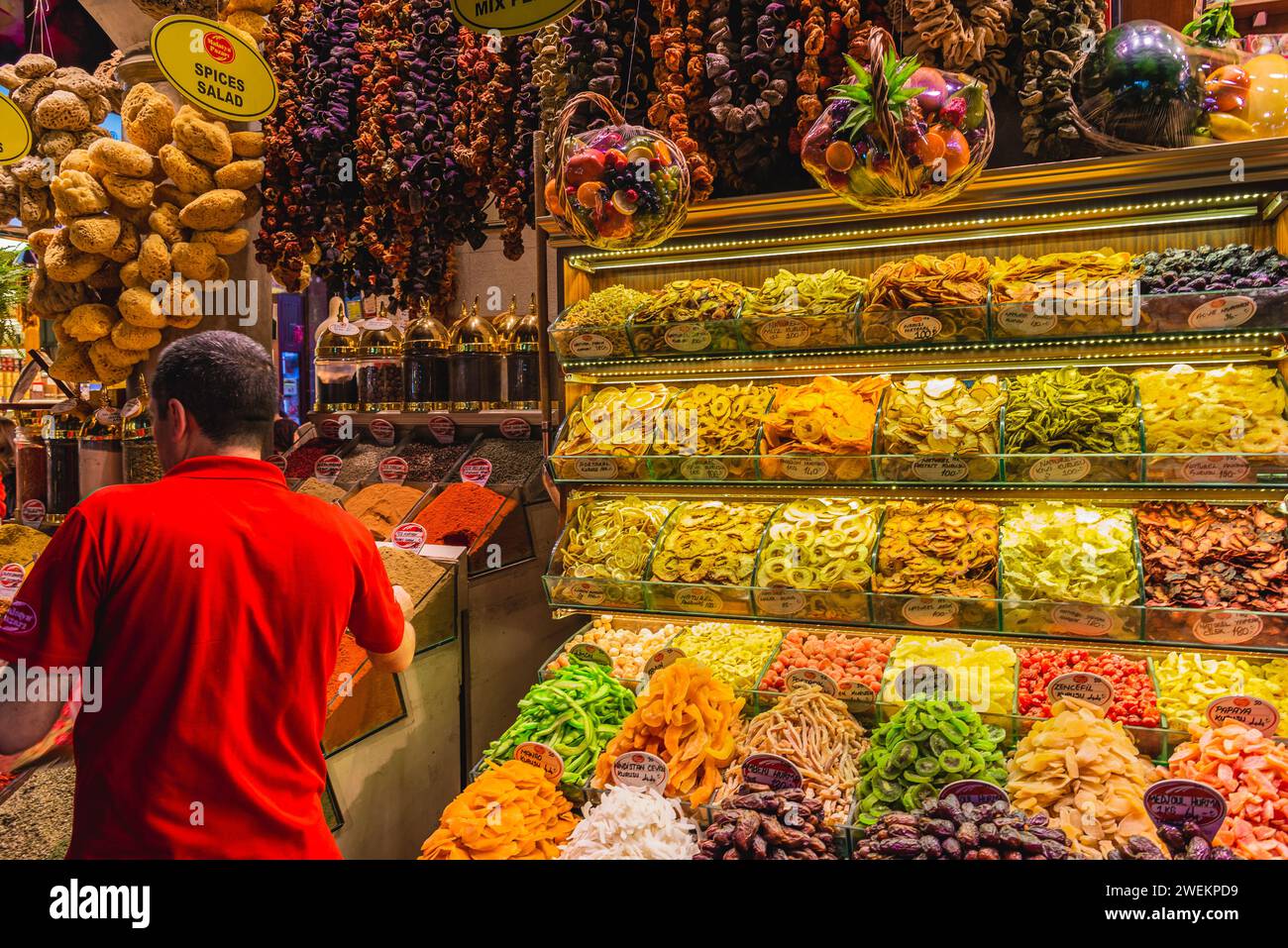 Inside the Grand Bazaar in Istanbul Stock Photo - Alamy