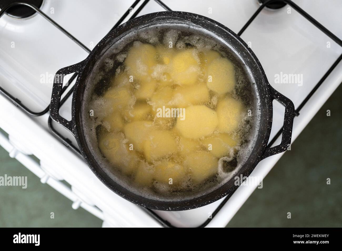 Boiling pot steam stove hi-res stock photography and images - Alamy